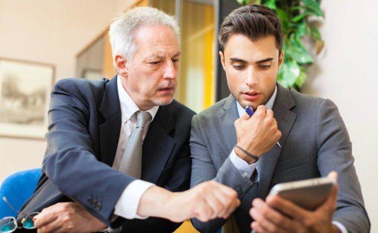 How to Build a Successful Financial Services and Sales Team | Salesdrive